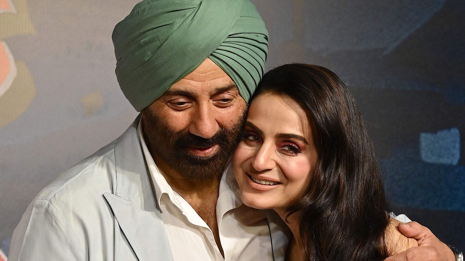 Sunny Deol Ameesha Patel Celebrate Gadar s Re release Hindustan Times Sunny Deol Ameesha Patel Celebrate Gadar s Re release Hindustan Times