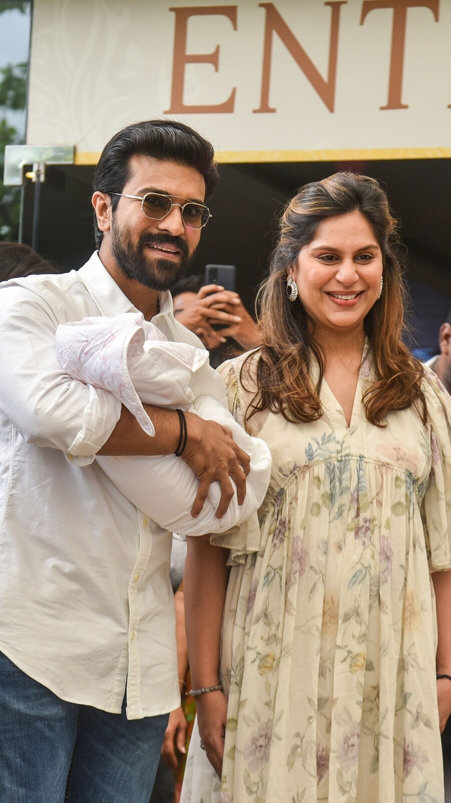 Ram Charan Wife Upasana Pose With Baby Girl Ram Charan Wife Upasana Pose With Baby Girl